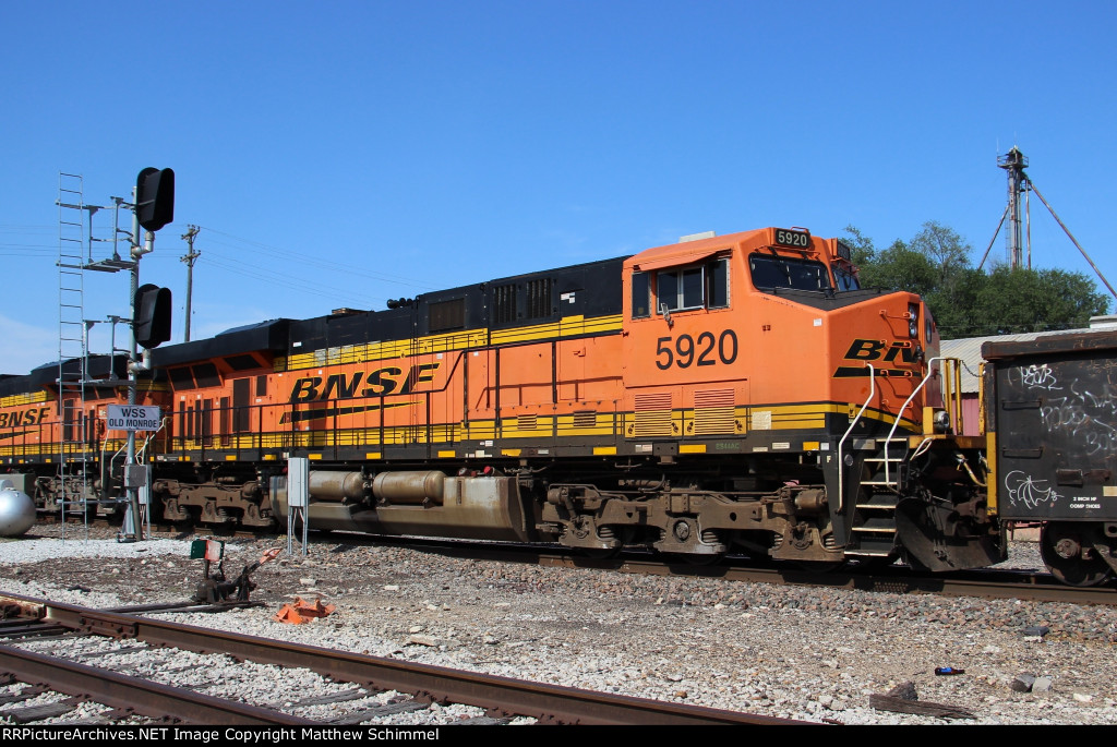 BNSF 5920